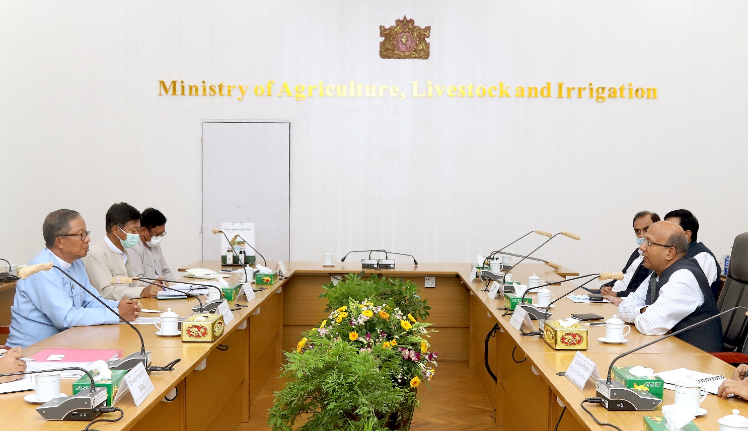 ပြည်ထောင်စုဝန်ကြီး ဦးတင်ထွဋ်ဦး နှင့် အိန္ဒိယနိုင်ငံသံအမတ်ကြီးတို့ တွေ့ဆုံ နှစ်နိုင်ငံအကြား လယ